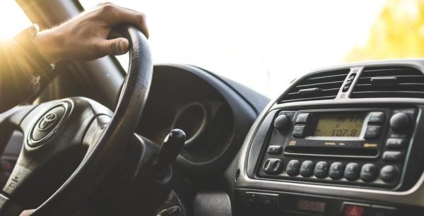 eSIM for cars: How does it work and how to activate it - Holafly