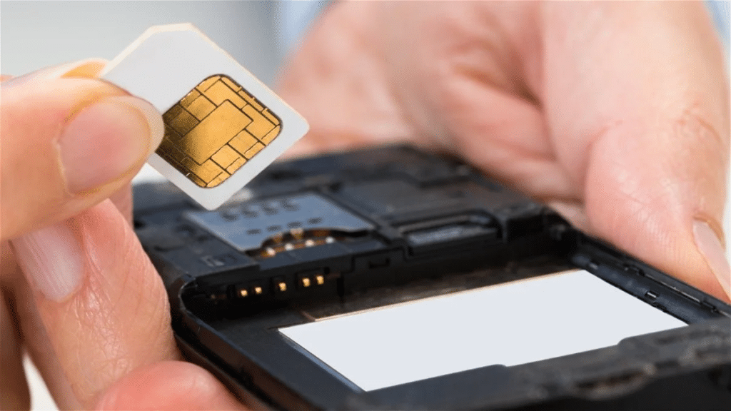 Changing SIM card on iPhone Guide - Holafly