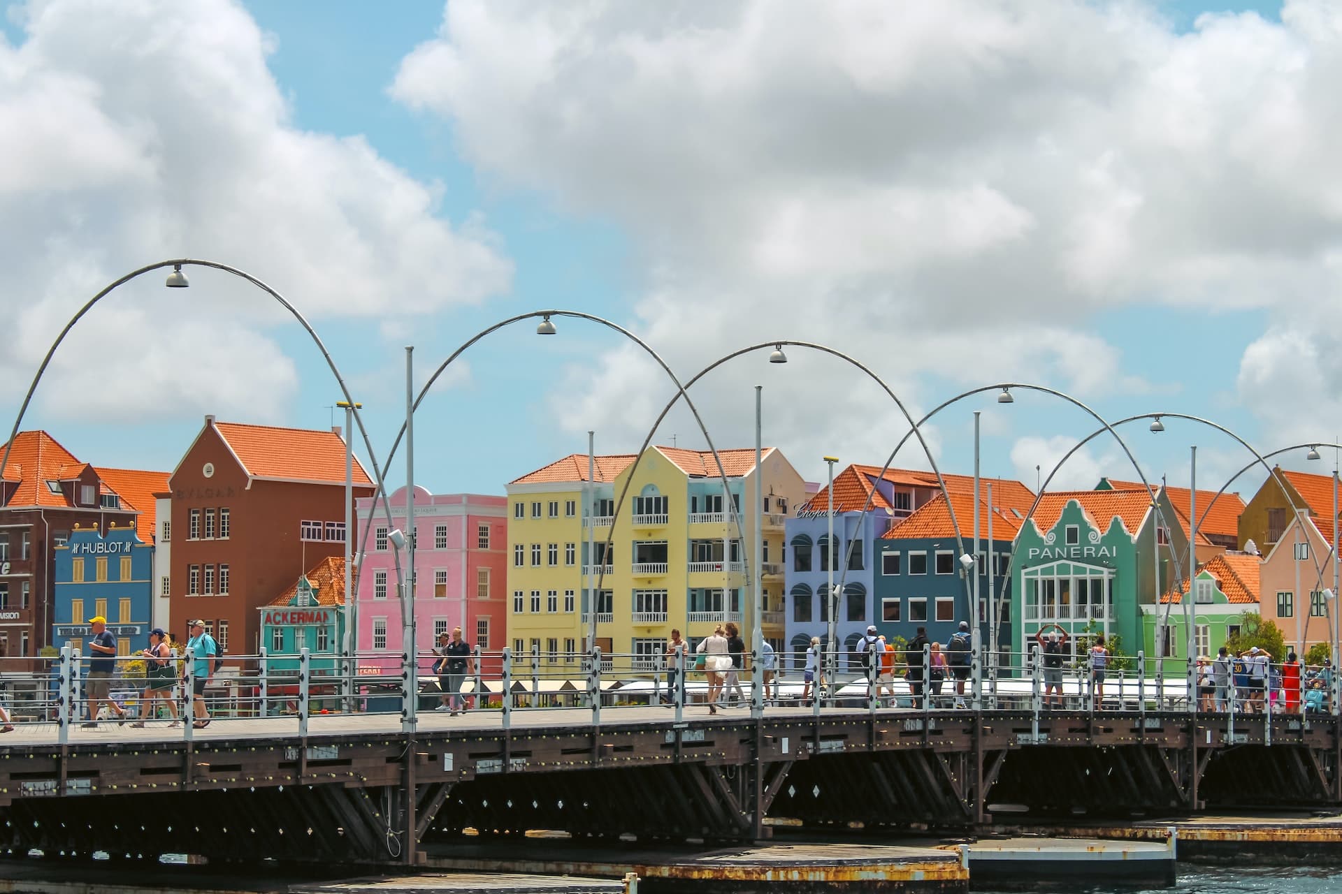 How to get mobile internet in Curacao: What is the best option? - Holafly