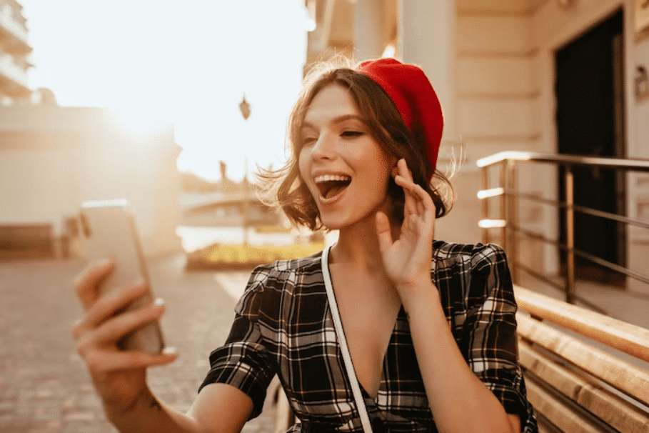 How to make calls in Italy using an eSIM - Holafly