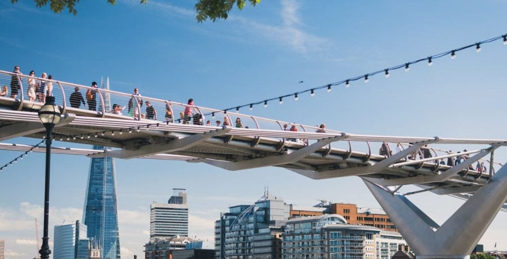 Learn how to get and activate a Lyca Mobile eSIM UK - Holafly