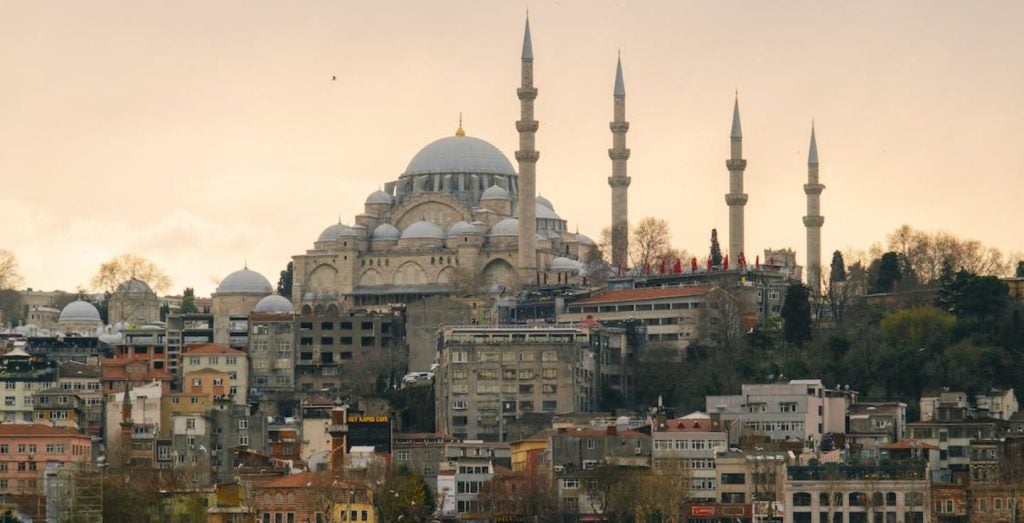 How to get and activate a Turkcell eSIM Turkey - Holafly