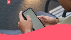 Three international roaming: Costs, plans, and alternatives - Holafly