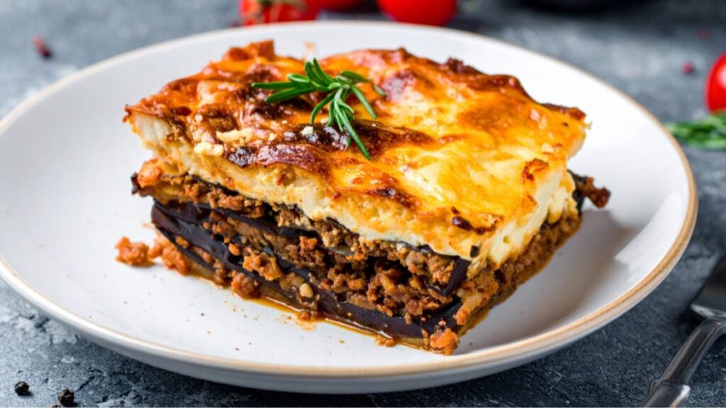 Greek food guide with local tips on iconic dishes (2026)