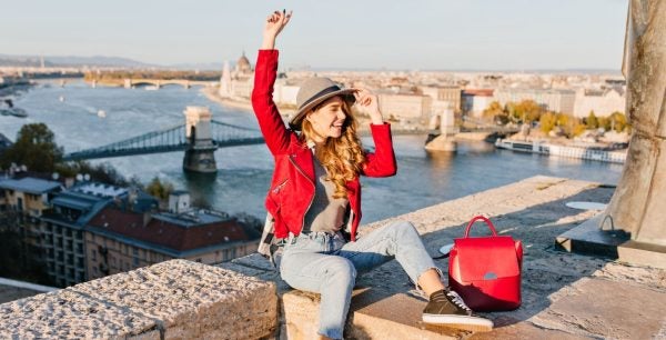 Lista de viaje para Europa: La guía de equipaje definitiva 2025 - Holafly