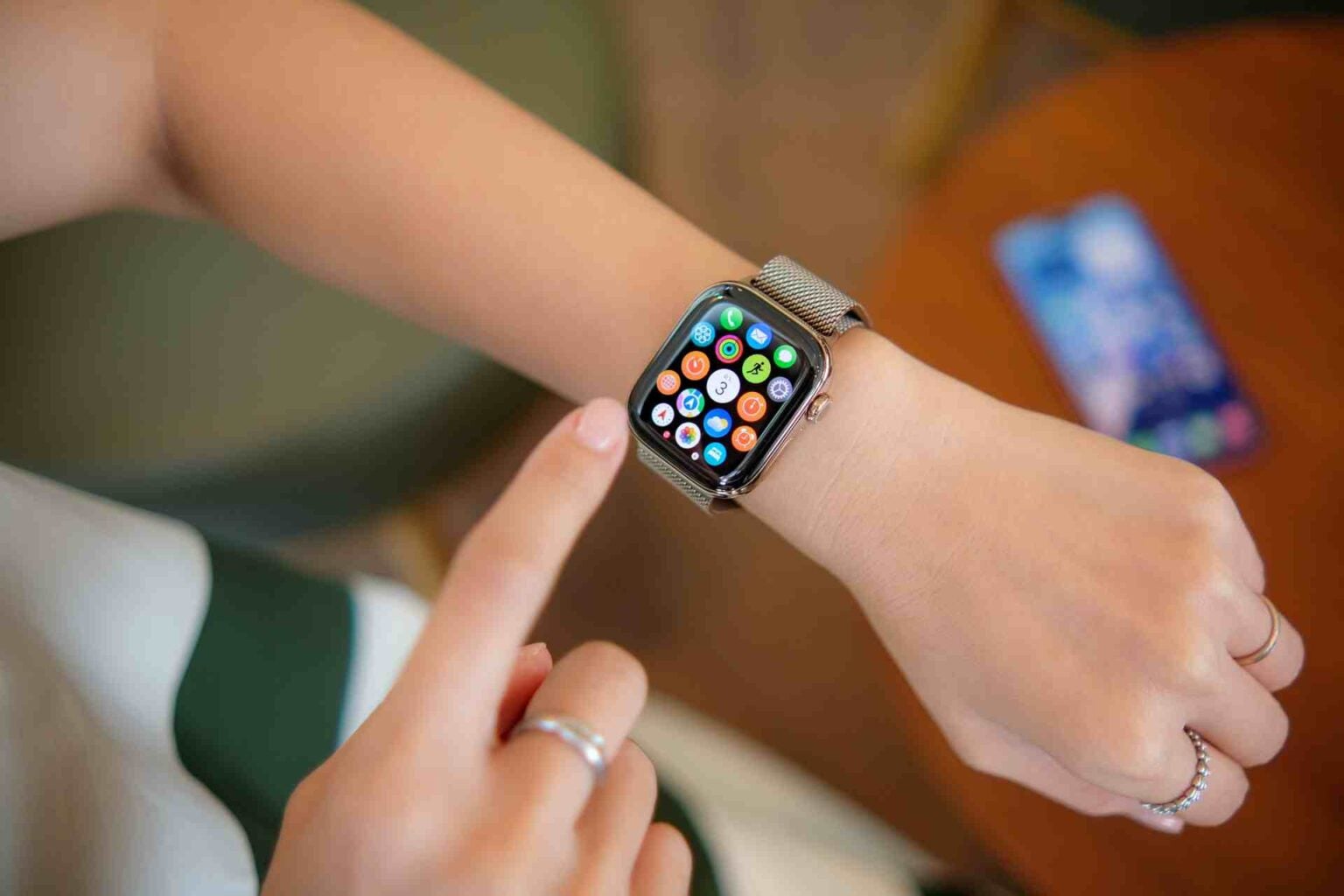 Apple Watch eSIM 卡的五大好处，提升腕上体验 - Holafly
